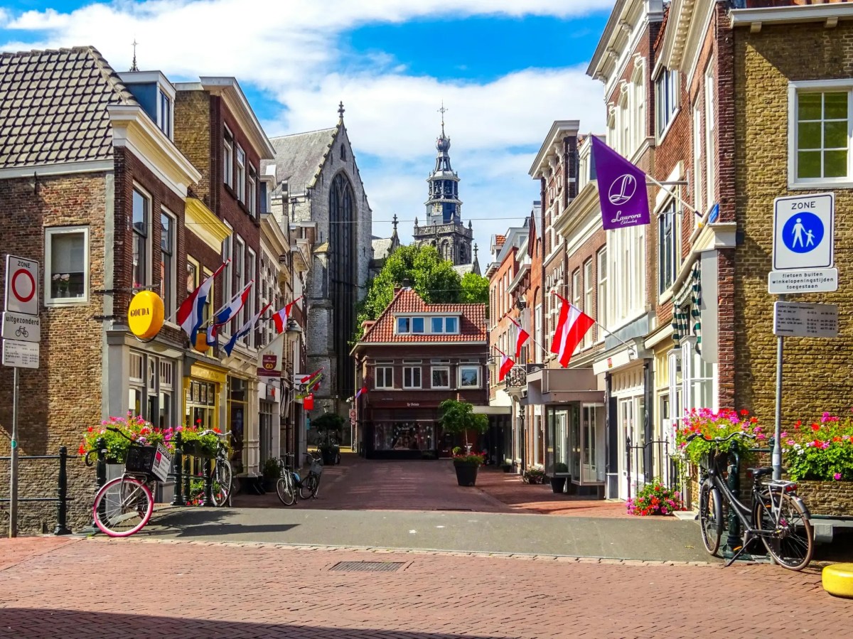 Gouda: The Historic City of Dutch Cheese – TRAVEL TIPS BY DANNY